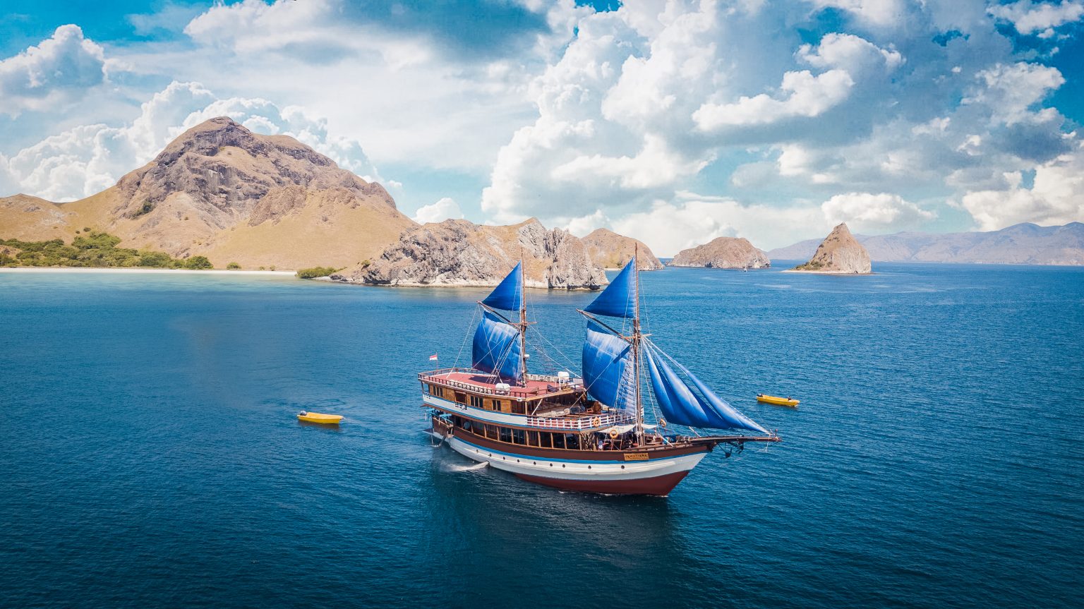 Labuan Bajo Tour Packages – Explore Komodo with Phinisea